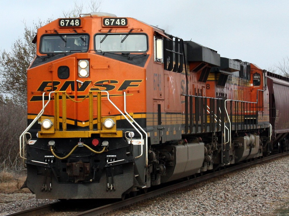 BNSF 6748